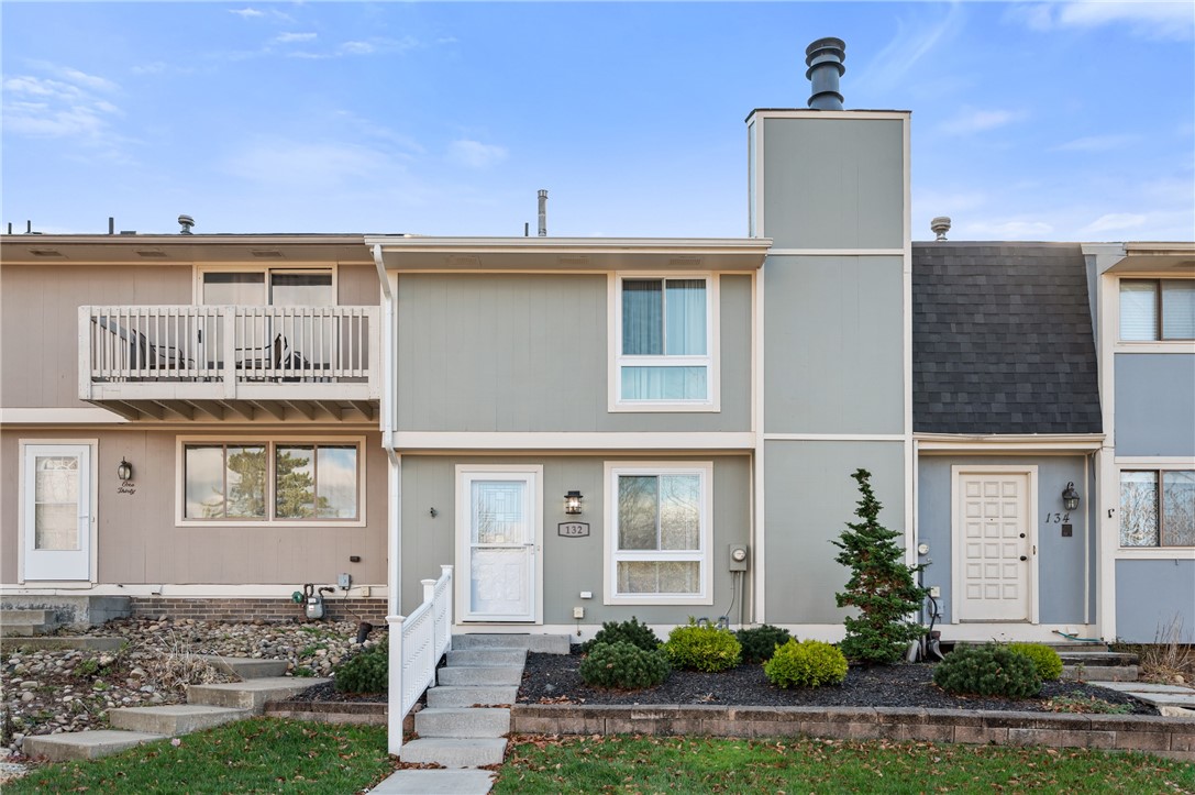 132 Rampart Ct, Pittsburgh, PA 15068 - MLS 1632600 - Coldwell Banker