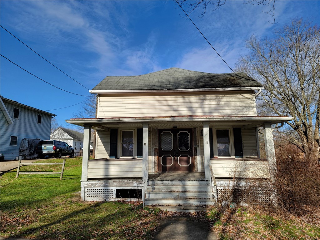 527 E Market St, Mercer Boro, PA 16137 - MLS 1634857 - Coldwell Banker