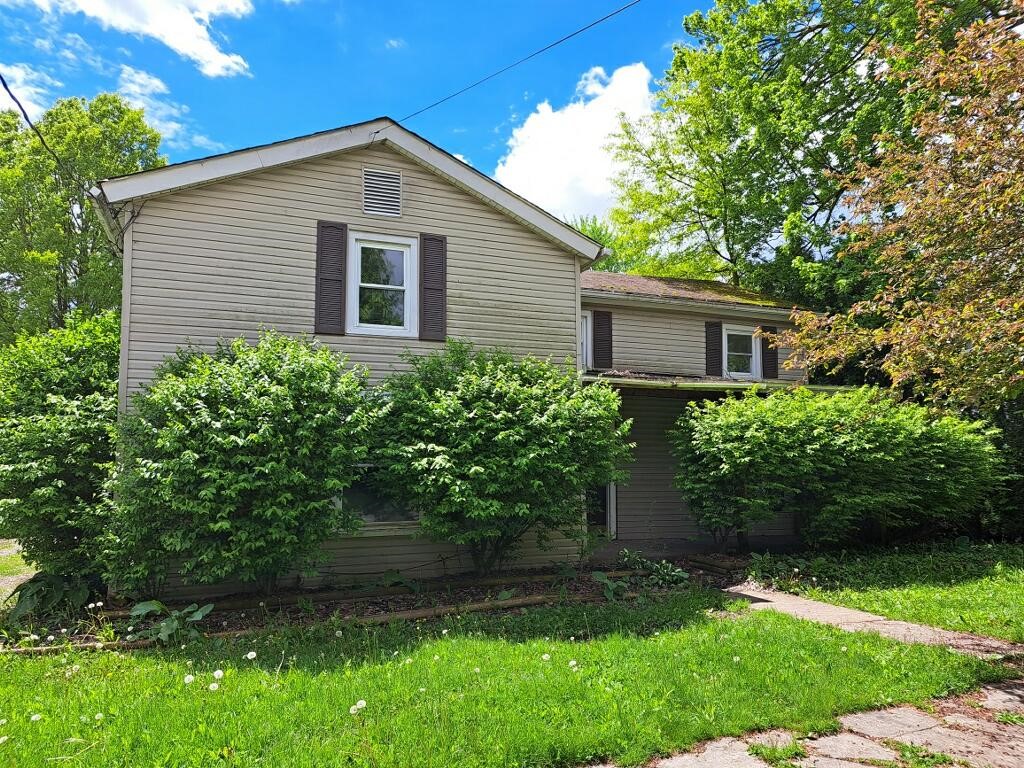 240 E Beaver St, Mercer Boro, PA 16137 - MLS 1655019 - Coldwell Banker