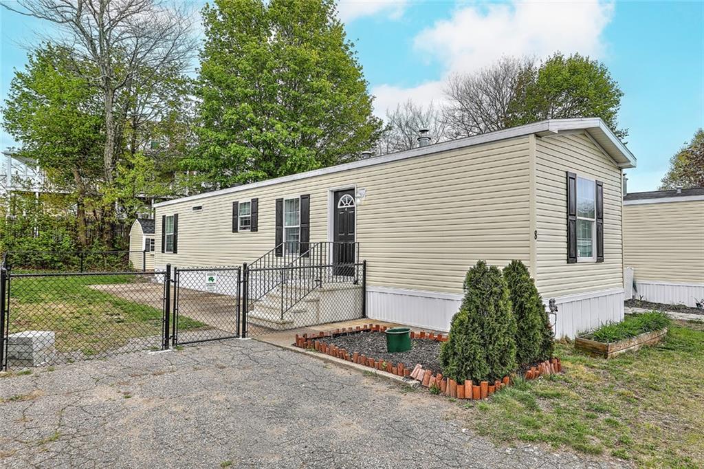 8 Stephanie Dr, Pawtucket, RI 02860 - MLS 1334275 - Coldwell Banker