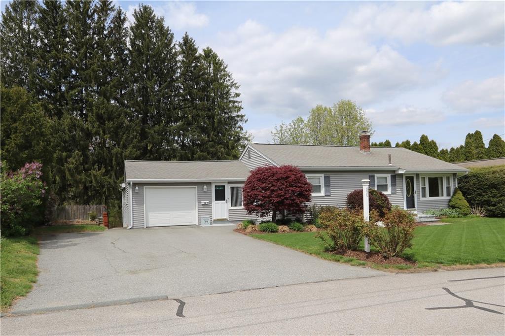 80 Glendale Dr, West Warwick, RI 02893 - MLS 1334445 - Coldwell Banker