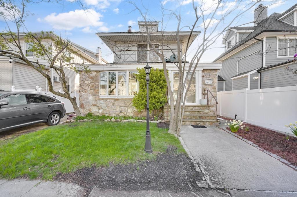 459 Beach 141st St, New York City, NY 11694 - MLS RLS20018546 ...