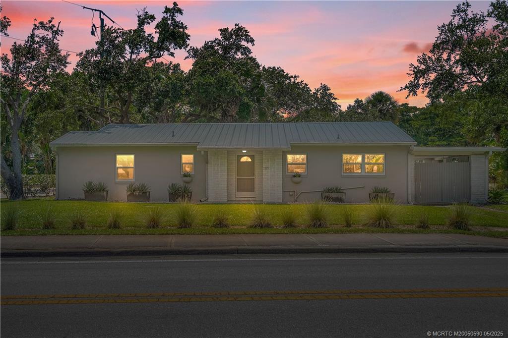 109 N Sewalls Point Rd, Stuart, FL 34996 - MLS M20050590 - Coldwell Banker