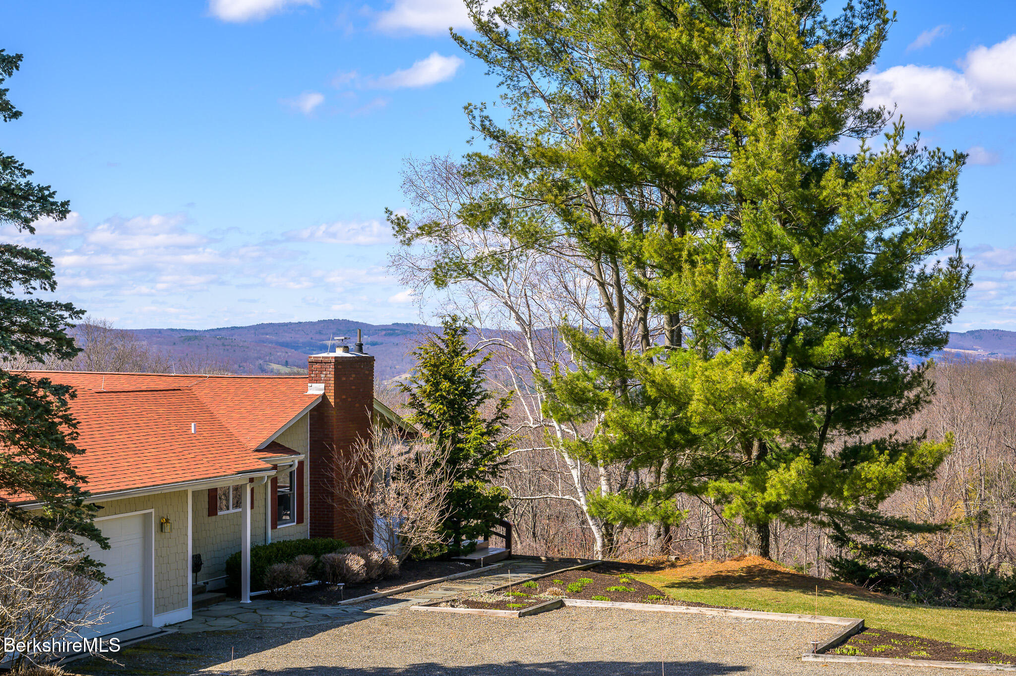 523 Breezy Hill Rd, Hillsdale, NY 12529 - MLS 246023 - Coldwell Banker