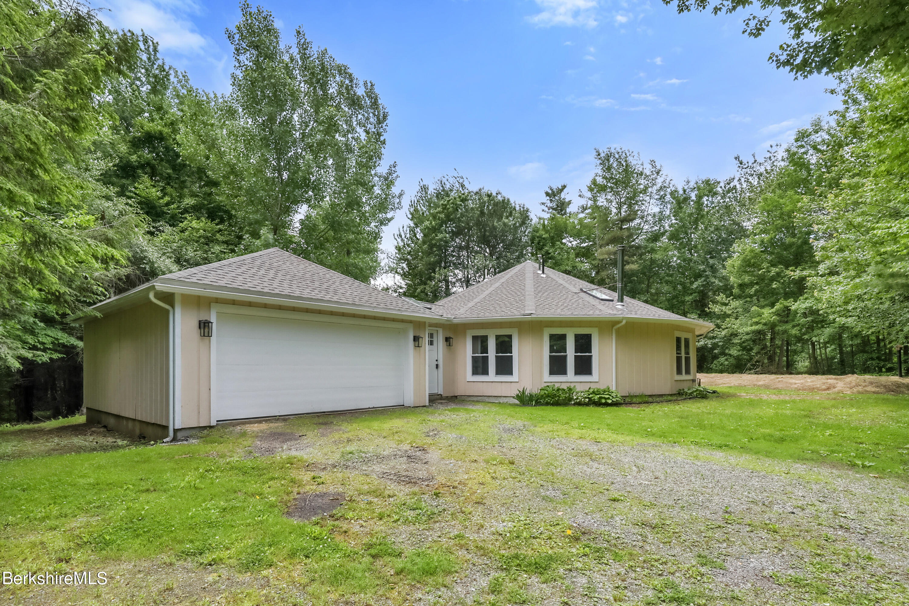23 Algerie Rd, Becket, MA 01223 - MLS 243553 - Coldwell Banker