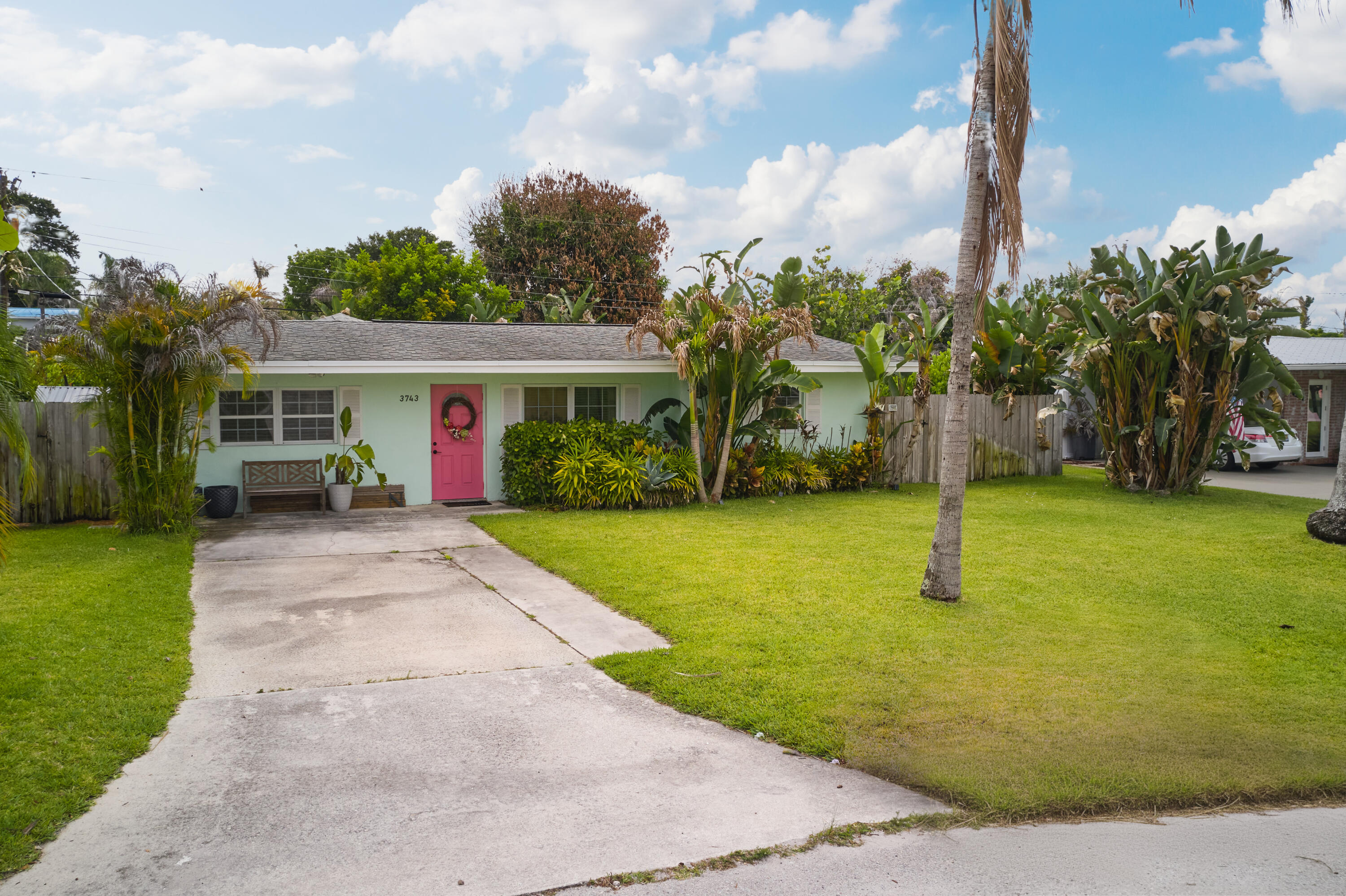 3743 NE Barbara Dr, Jensen Beach, FL 34957 - MLS B26042238 - Coldwell ...