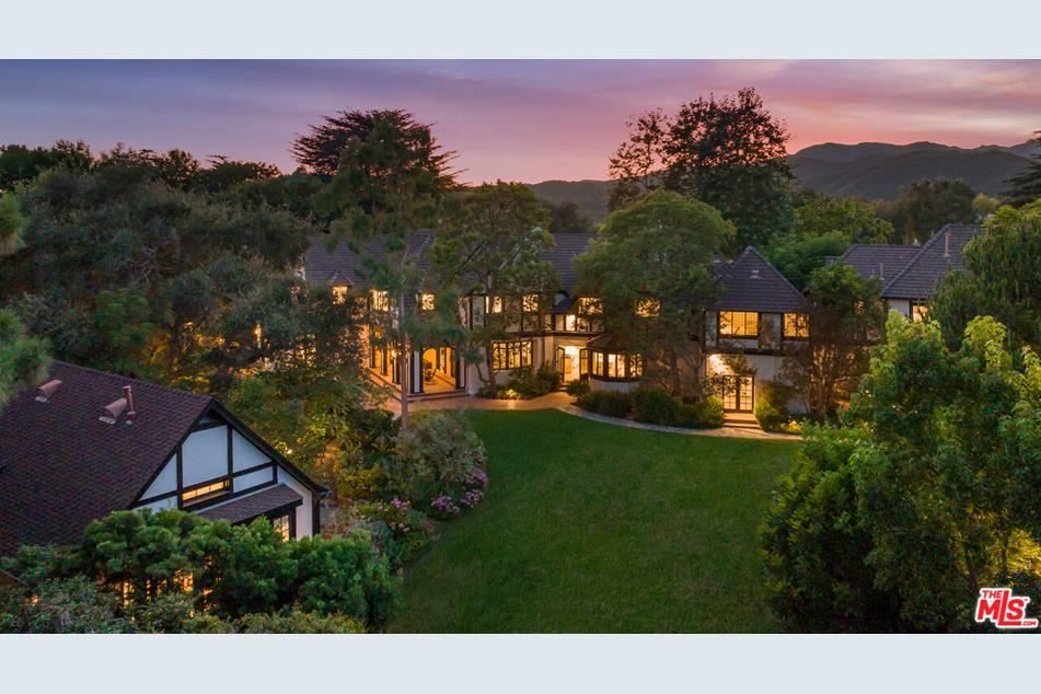 1575 Capri Dr, Pacific Palisades, CA 90272 - MLS 22-189847 - Coldwell ...