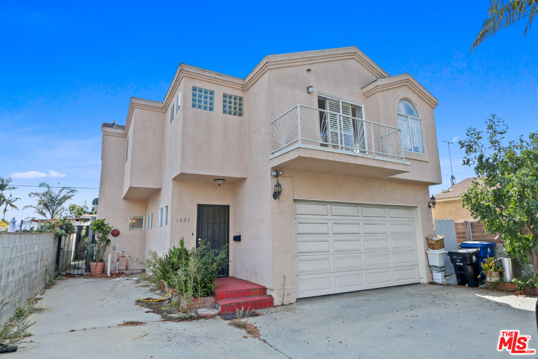 1622 W 220th St #2, Torrance, CA 90501 - MLS 23-319229 - Coldwell Banker