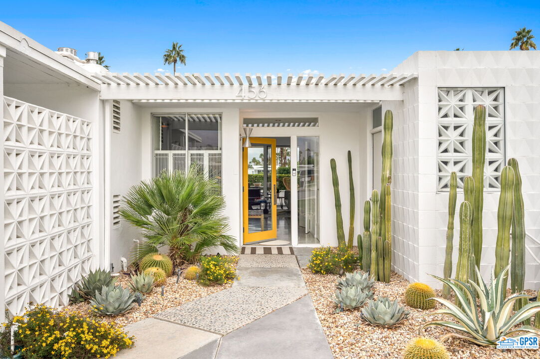 456 E Alto Circle, Palm Springs, CA 92264 - MLS 22-226205 - Coldwell Banker