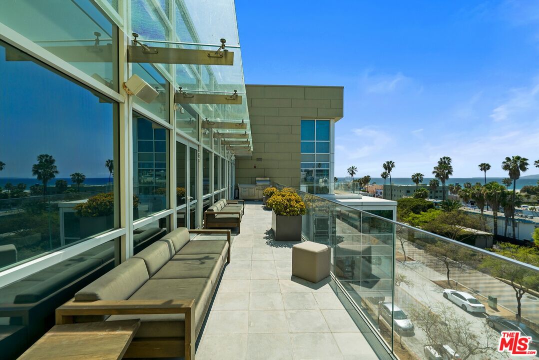 1705 Ocean Ave #202, Santa Monica, CA 90401 - MLS 23-252107 - Coldwell ...