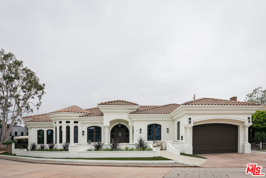 7 La Linda Dr, Long Beach, CA 90807 - MLS 23-280553 - Coldwell Banker