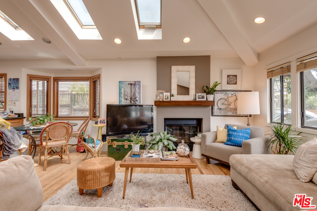 2417 Bryan Ave, Venice, CA 90291 - MLS 23-307417 - Coldwell Banker