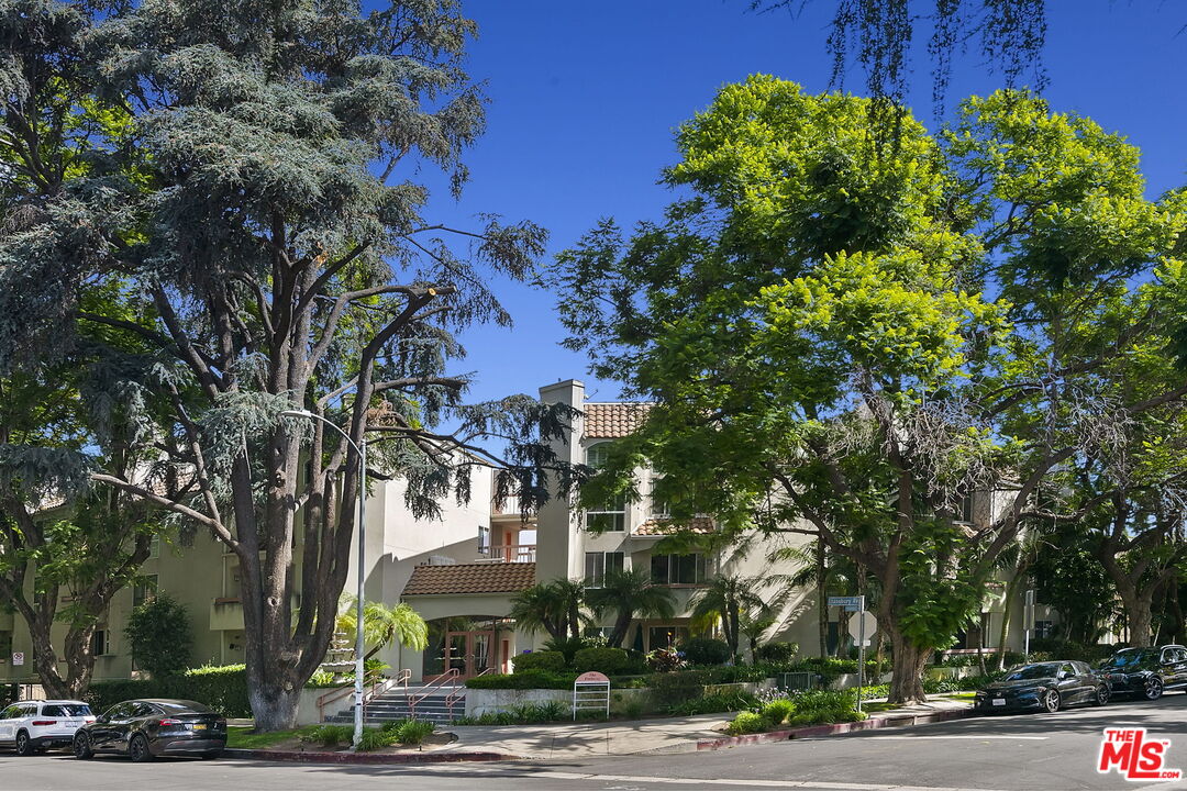 4242 Stansbury Ave #Ph1, Sherman Oaks, CA 91423 - MLS 23-316191 ...