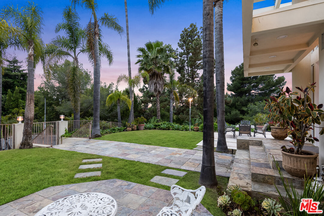 1030 Della Dr, Beverly Hills, CA 90210 - MLS 24-367015 - Coldwell Banker