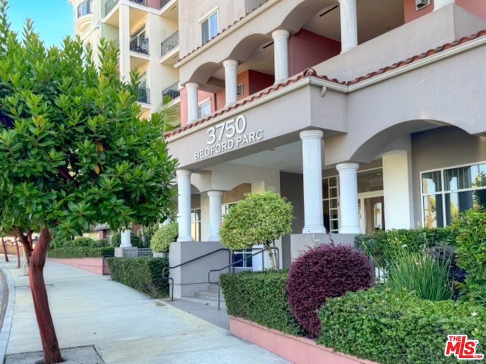 3750 Santa Rosalia Dr #611, Los Angeles, CA 90008 - MLS 24-400703 ...