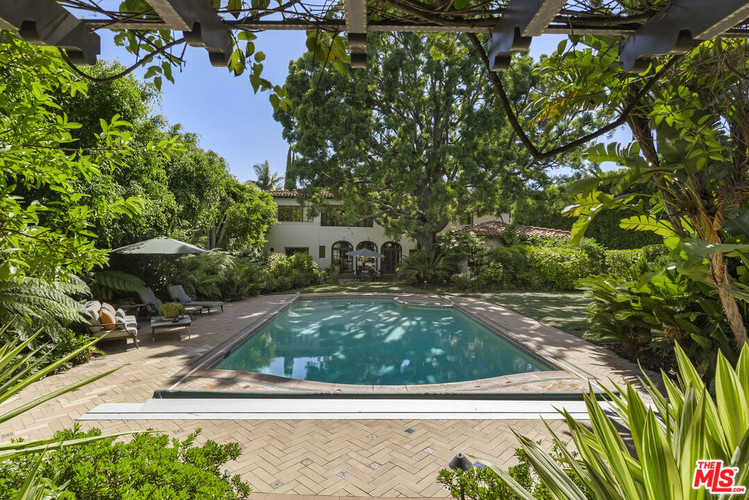 710 N Maple Dr, Beverly Hills, CA 90210 - MLS 24-429387 - Coldwell Banker