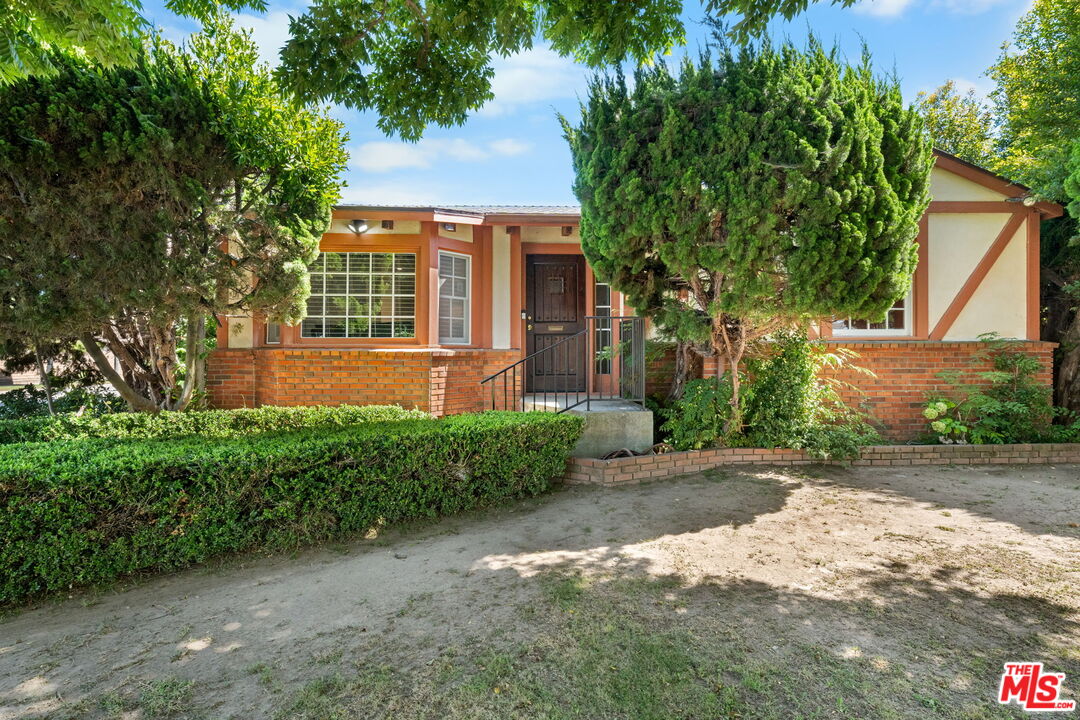 12000 Navy St, Los Angeles, CA 90066 - MLS 24-432909 - Coldwell Banker