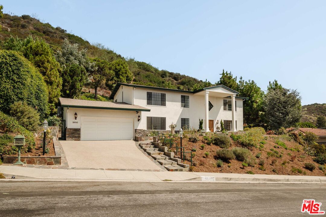 18041 Blue Sail Dr, Pacific Palisades, CA 90272 - MLS 24-440151 ...