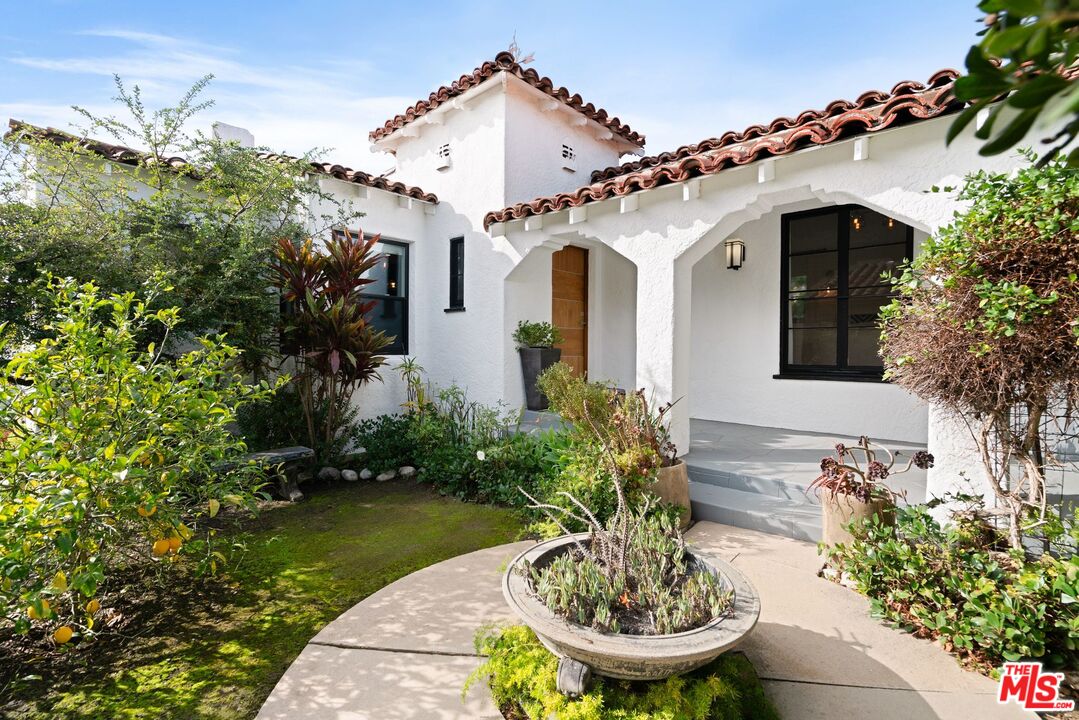 924 Harvard St, Santa Monica, CA 90403 - MLS 24-467203 - Coldwell Banker