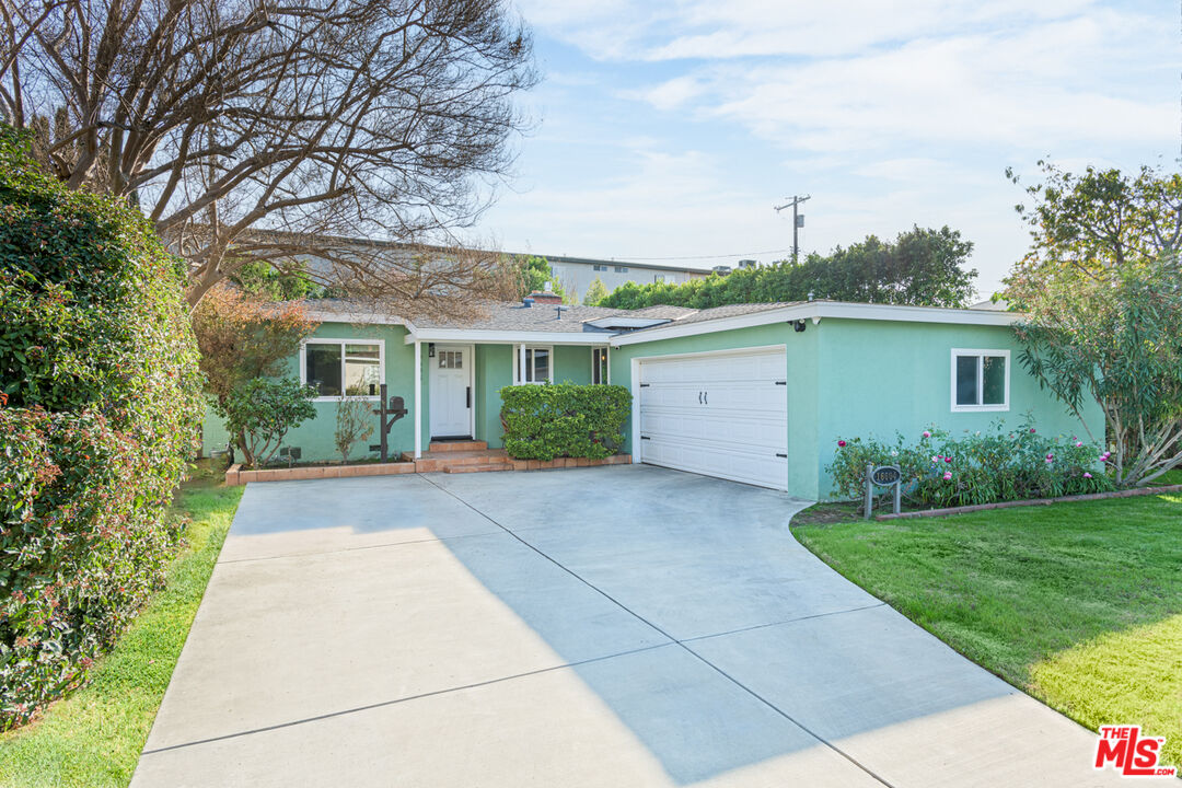 16604 Gilmore St, Lake Balboa, CA 91406 - MLS 25493425 - Coldwell Banker