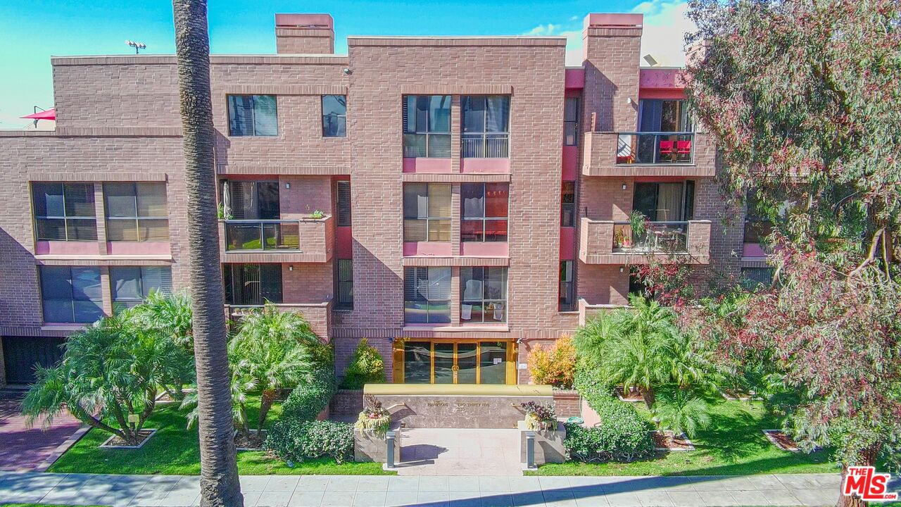 235 S Tower Dr #108, Beverly Hills, CA 90211 - MLS 25496817 - Coldwell ...