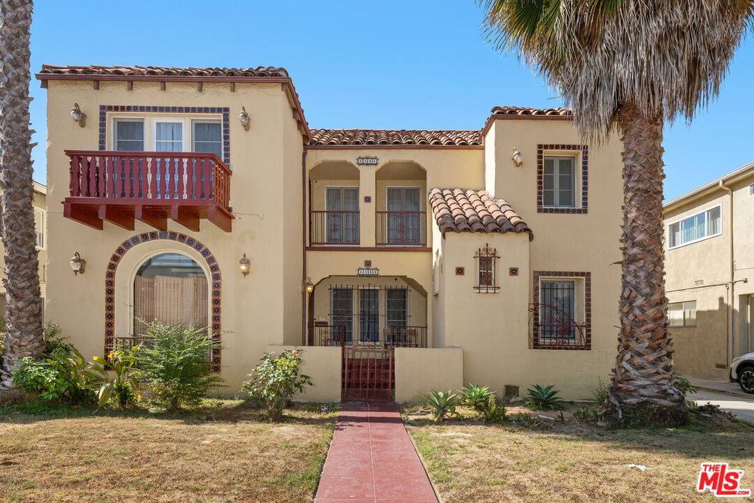 8546 Saturn St, Los Angeles, CA 90035 - MLS 25510995 - Coldwell Banker