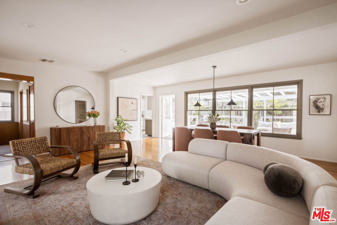 3337 Colbert Ave, Los Angeles, CA 90066 - MLS 25528879 - Coldwell Banker