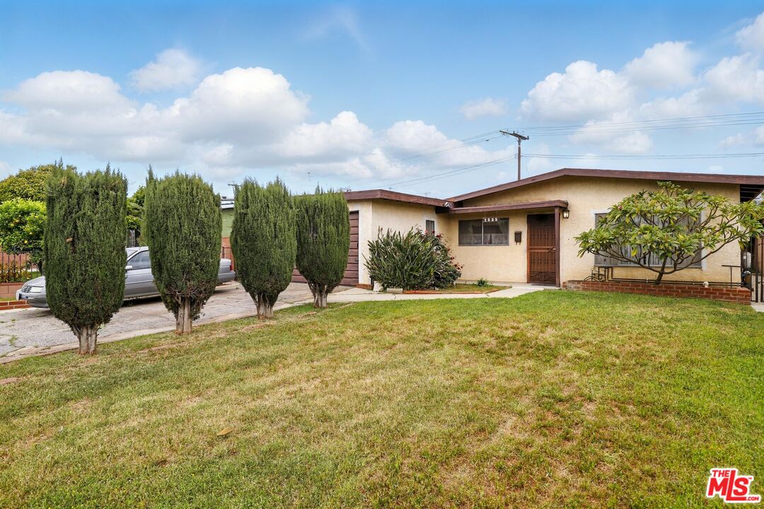 1535 Pico St, San Fernando, CA 91340 - MLS 25530789 - Coldwell Banker