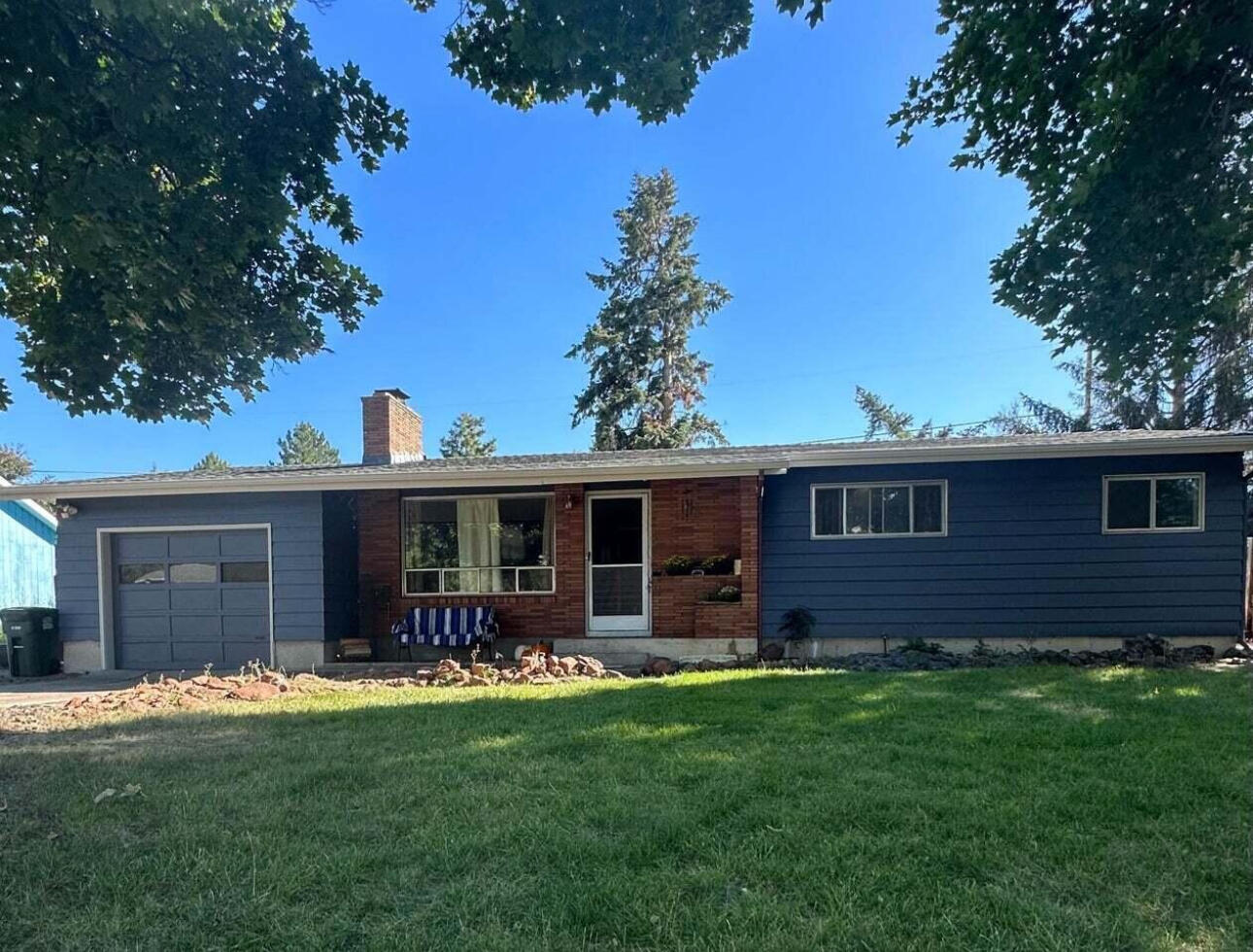 341 NE Chestnut St, Madras, OR 97741 - MLS 220194670 - Coldwell Banker