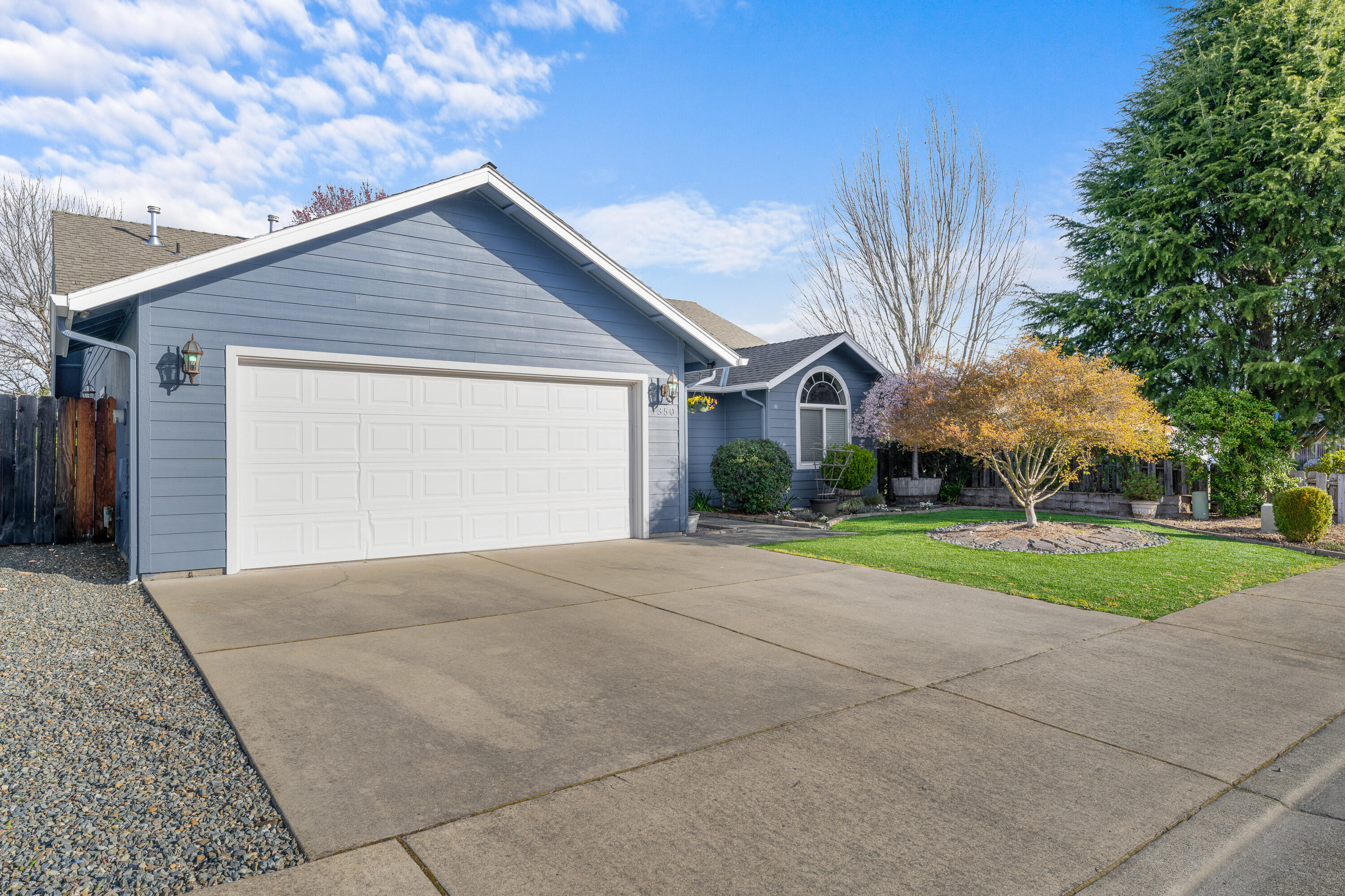 1350 Andy Griffith Dr, Grants Pass, OR 97527 - MLS 220179004 - Coldwell ...