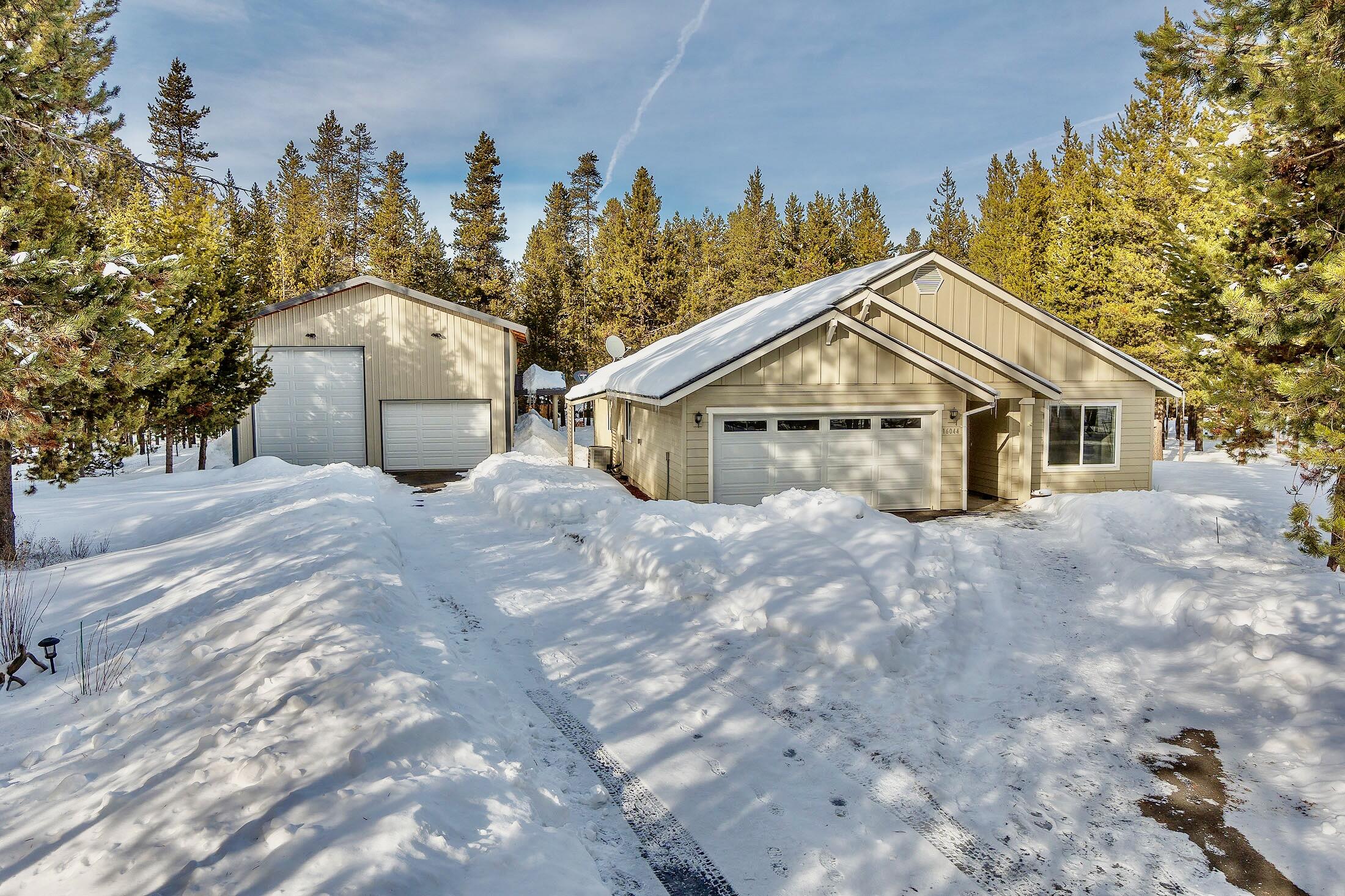 16044 Del Pino Dr, La Pine, OR 97739 - MLS 220195792 - Coldwell Banker