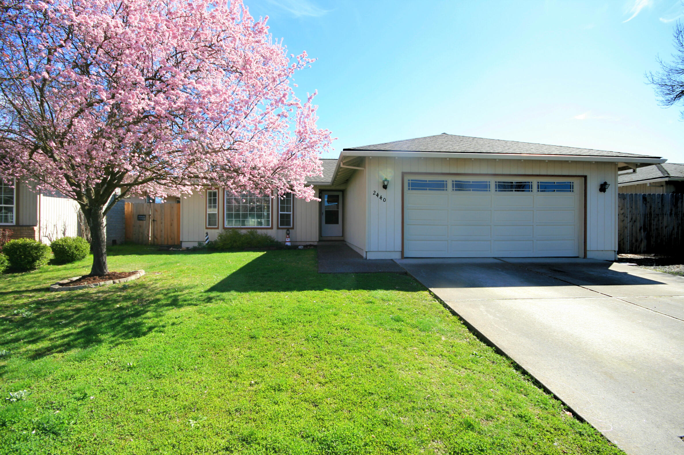 2440 Powell St, Medford, OR 97504 - MLS 220198070 - Coldwell Banker