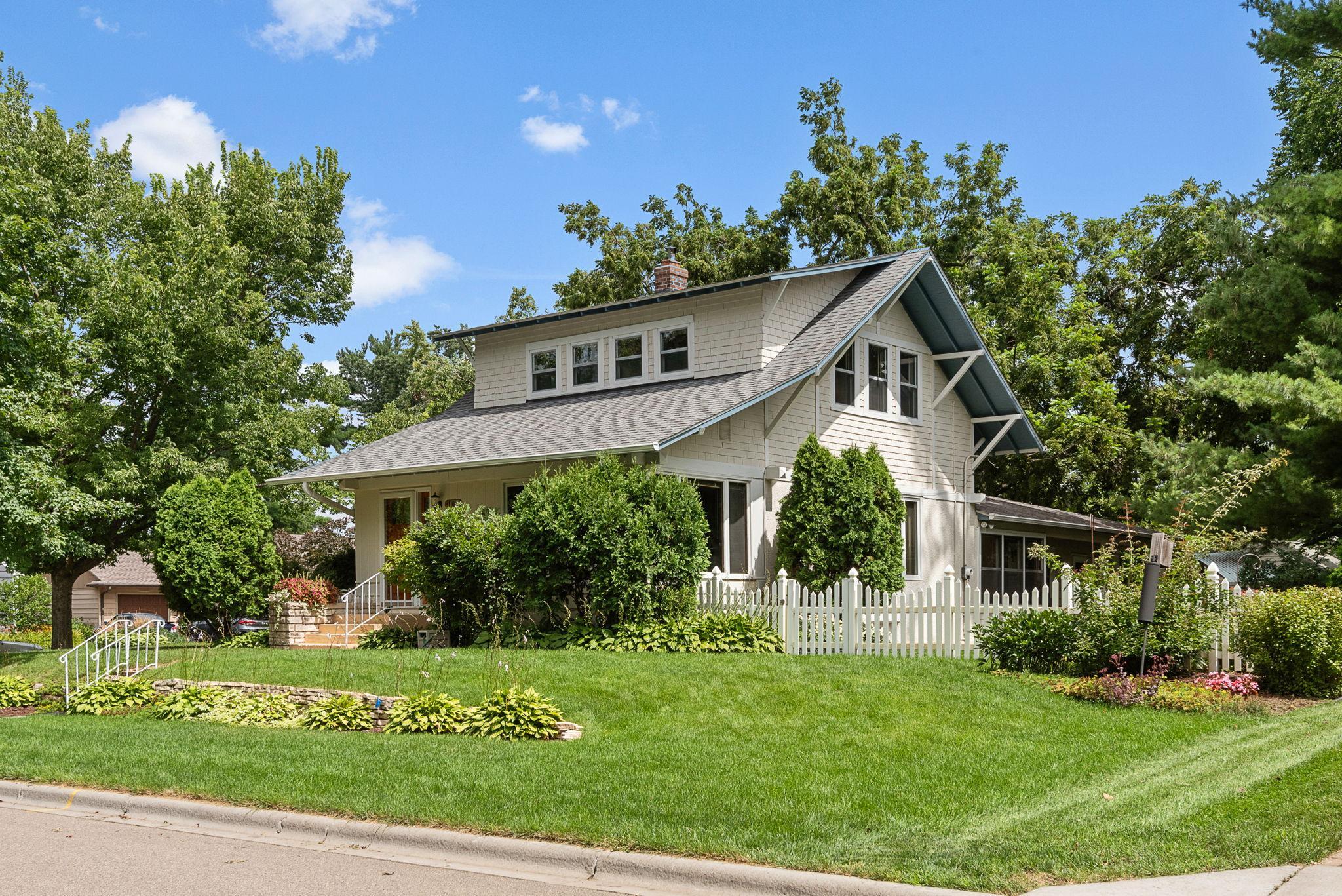 101 Holly Rd, Hopkins, MN 55343 - MLS 6570377 - Coldwell Banker