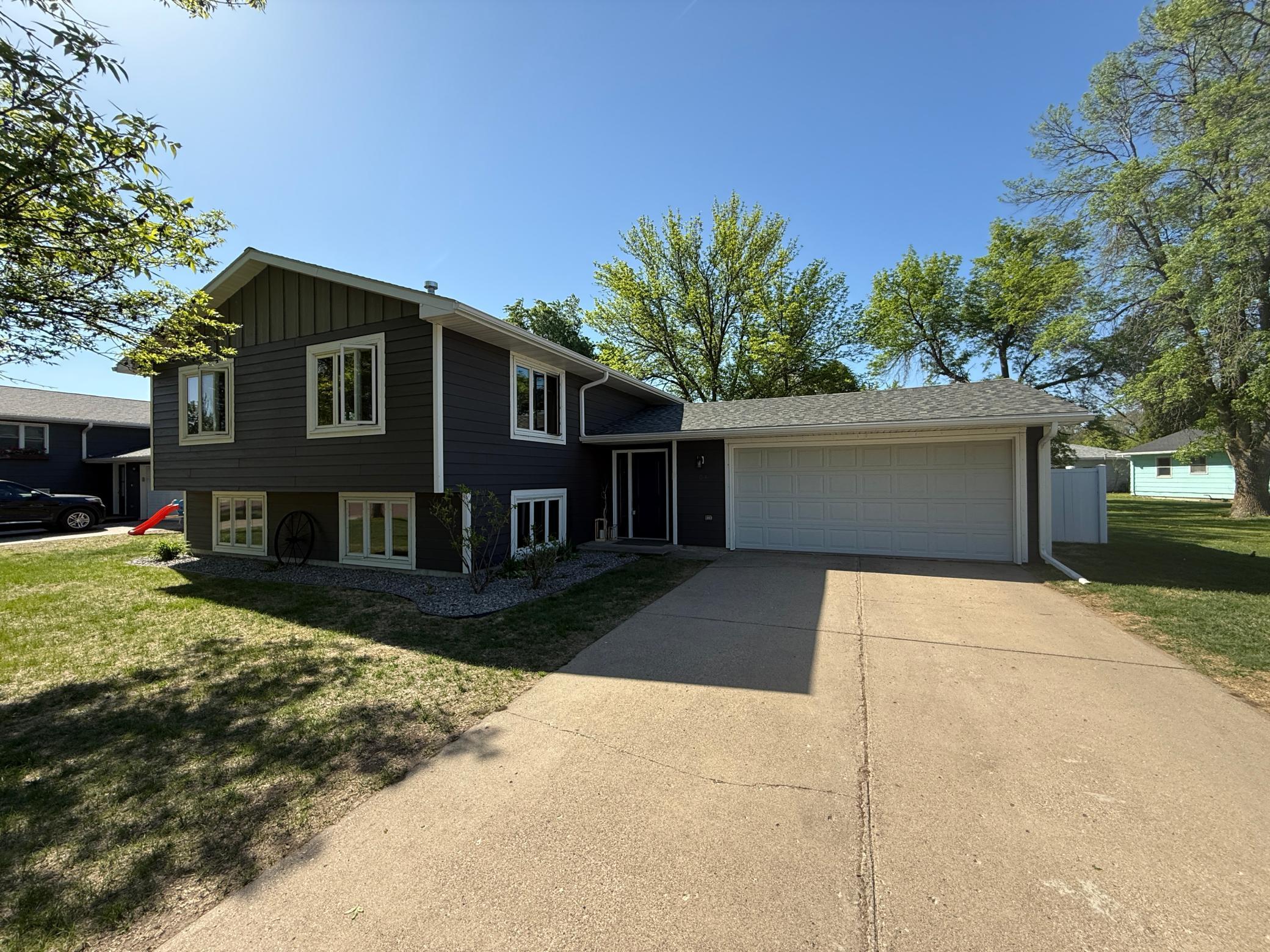 504 Fallwood Rd, Redwood Falls, MN 56283 - MLS 6719127 - Coldwell Banker