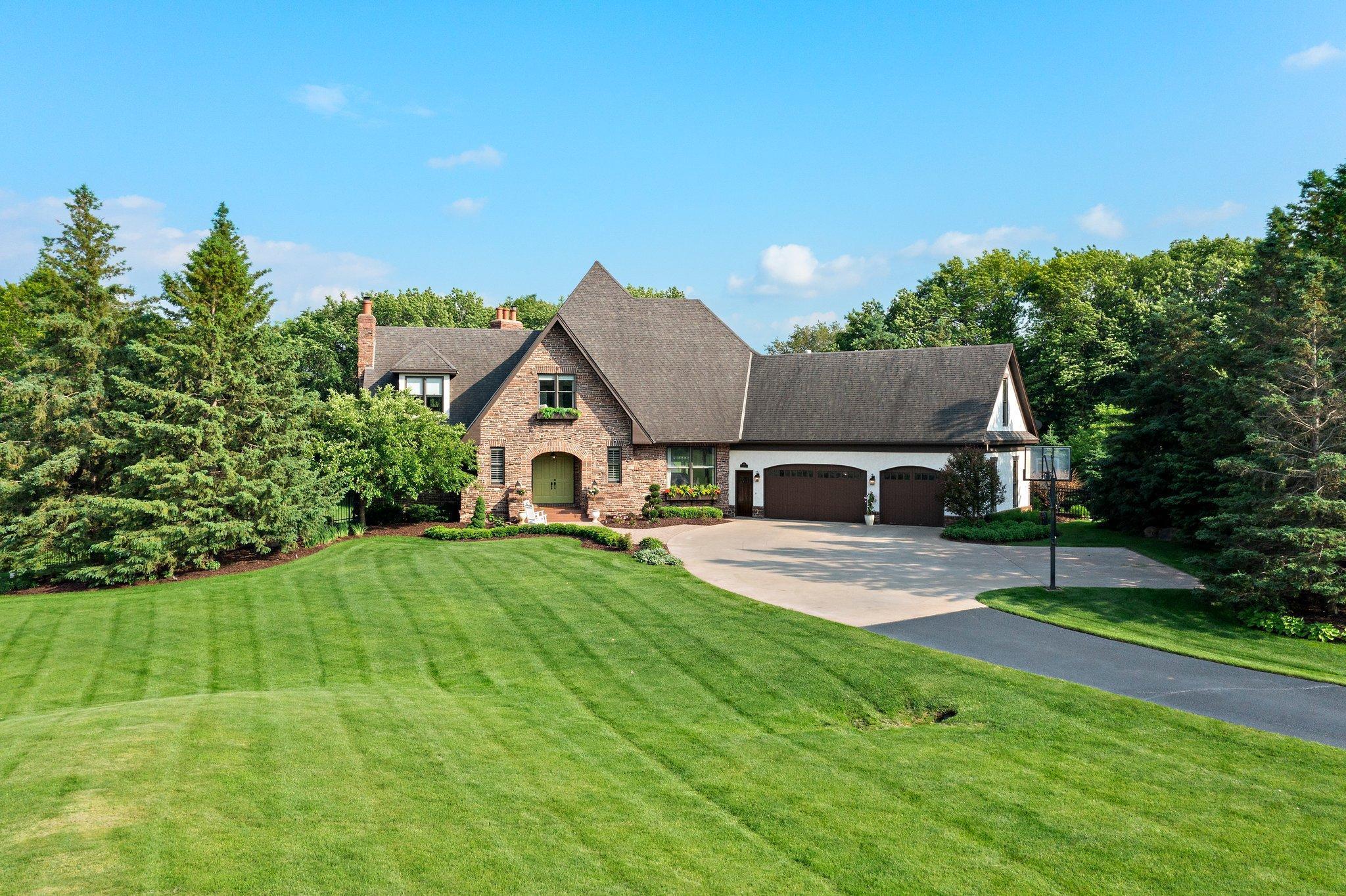 9921 Deerbrook Dr, Chanhassen, MN 55317 - MLS 6757126 - Coldwell Banker