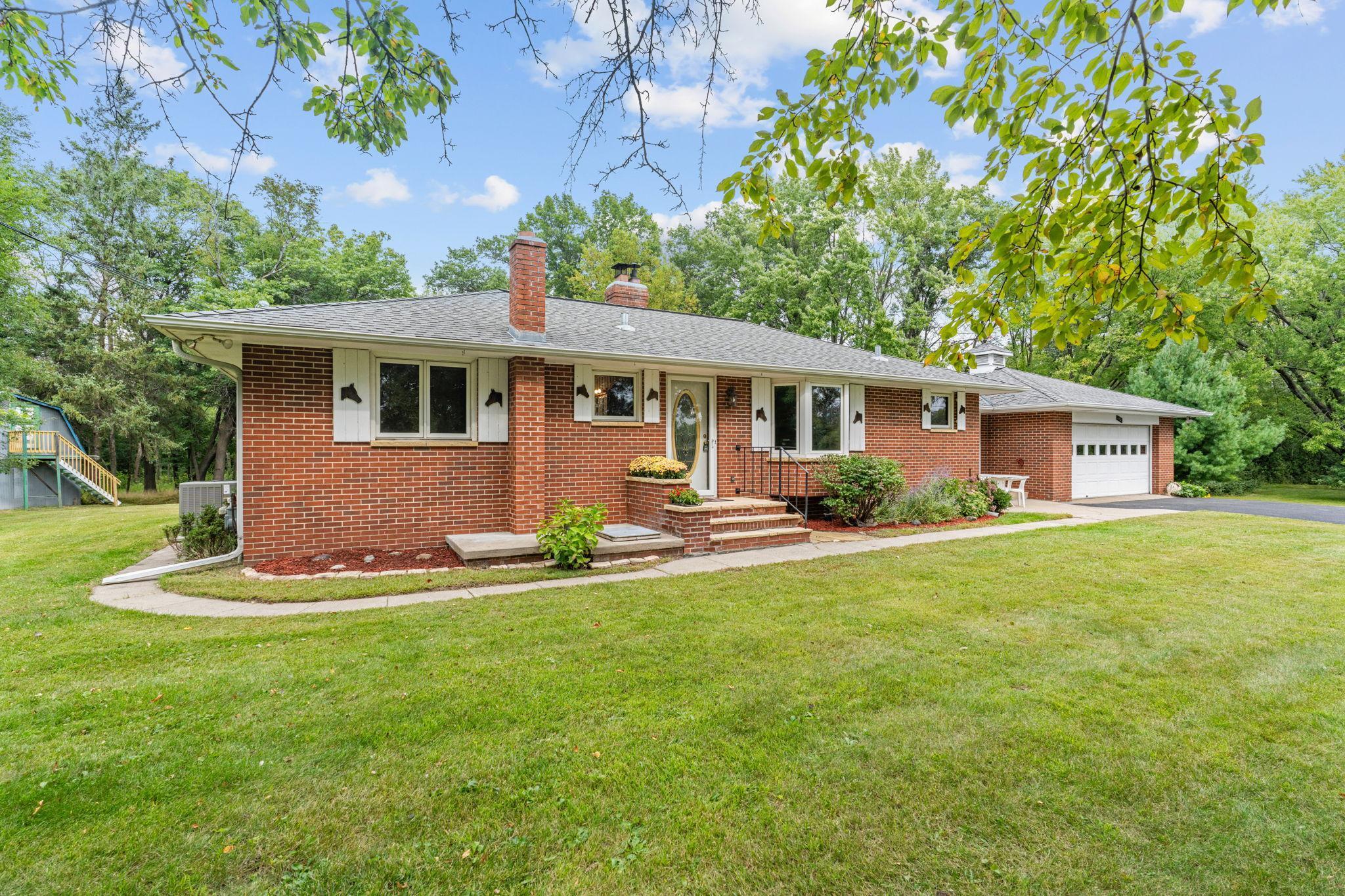 1425 Holly Dr E, Lino Lakes, MN 55038 - MLS 6781766 - Coldwell Banker