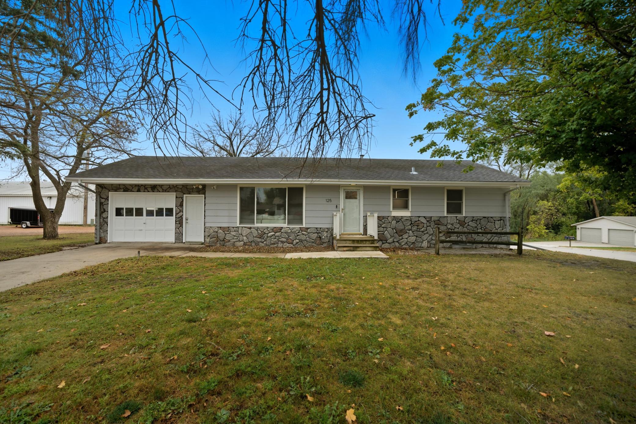 125 W Raven St, Belle Plaine, MN 56011 - MLS 6785563 - Coldwell Banker
