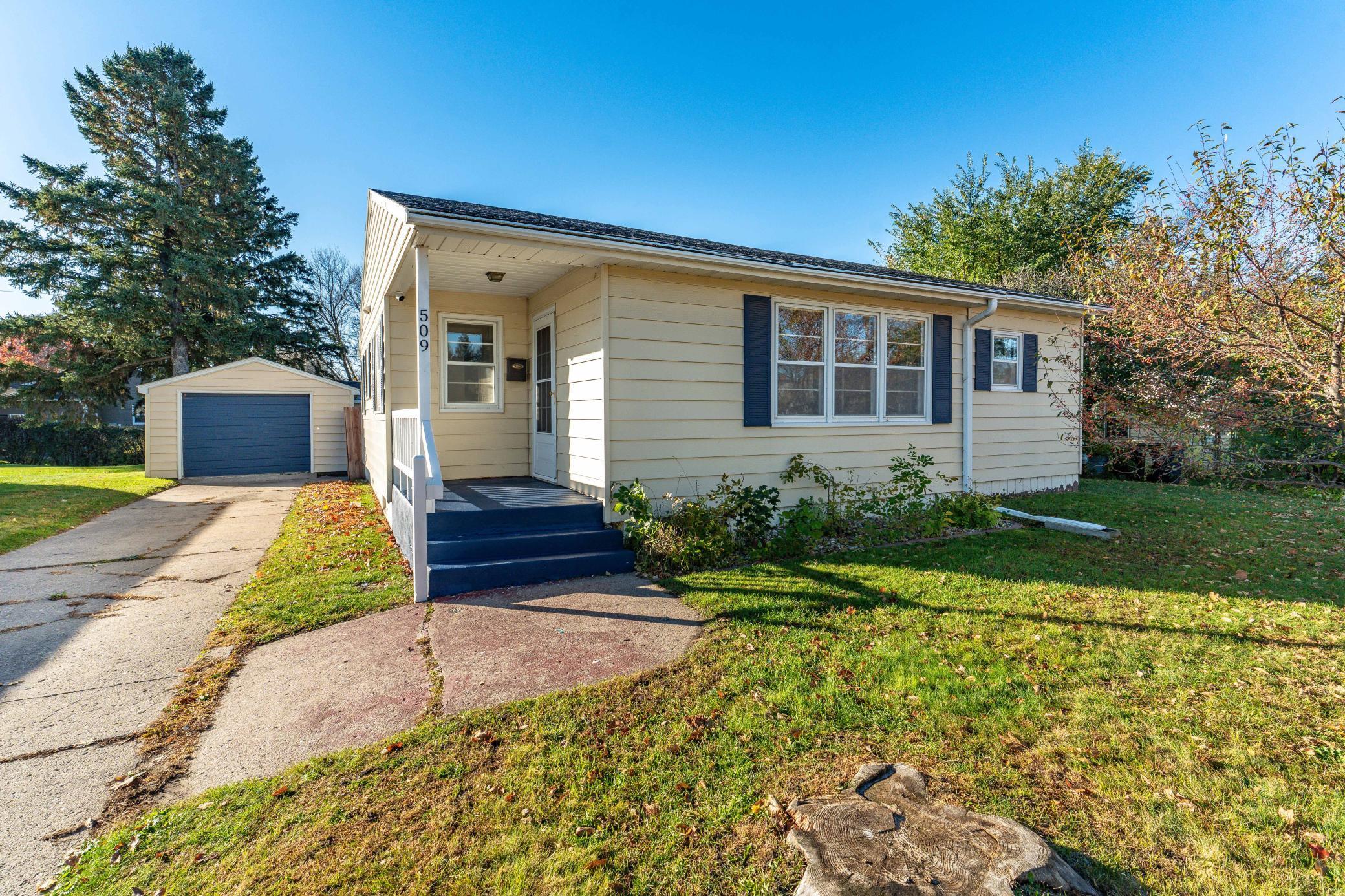 509 W Douglas Ave, Fergus Falls, MN 56537 - MLS 6809094 - Coldwell Banker