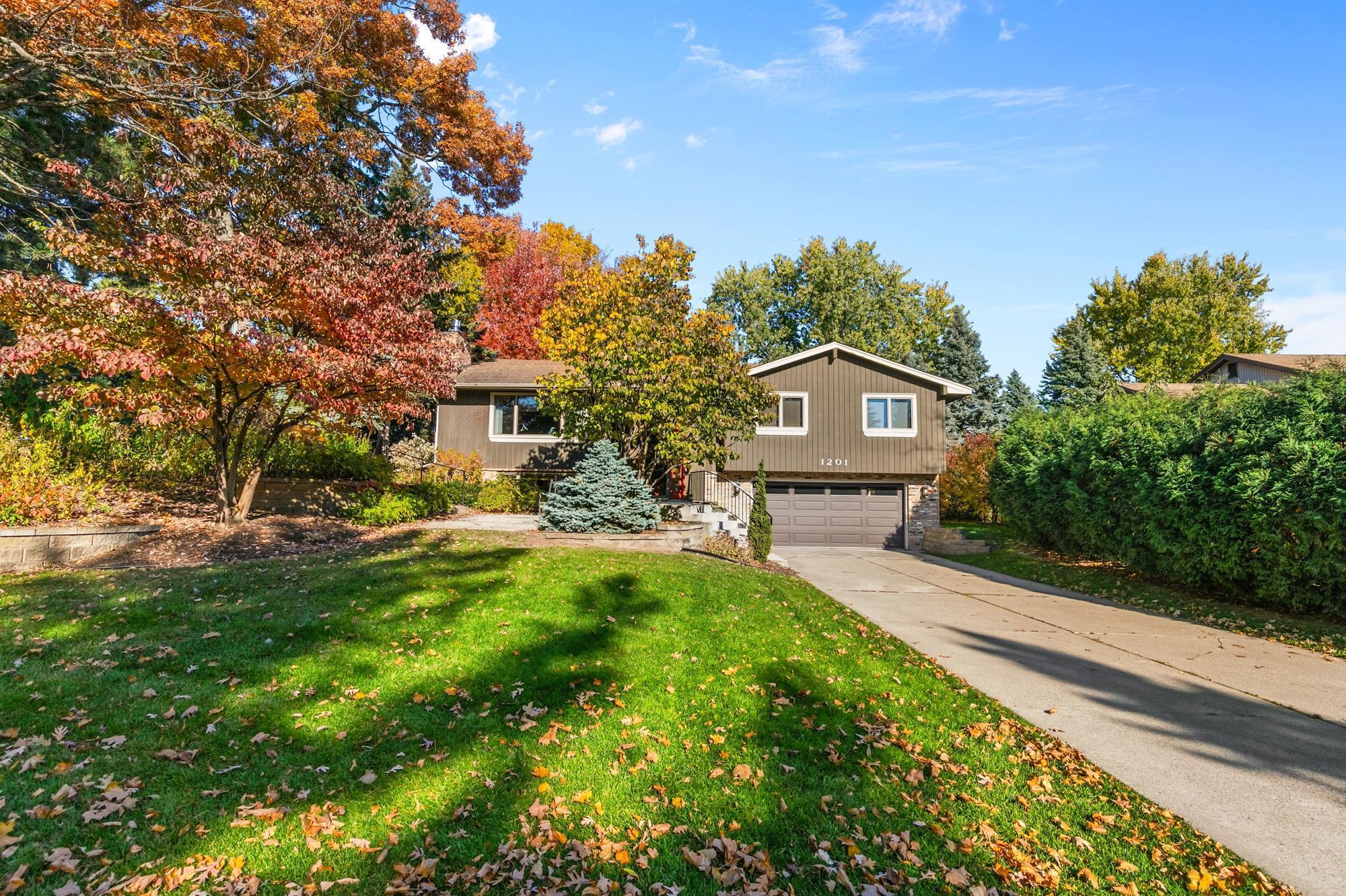 1201 Karth Lake Dr, Arden Hills, MN 55112 - MLS 6813112 - Coldwell Banker