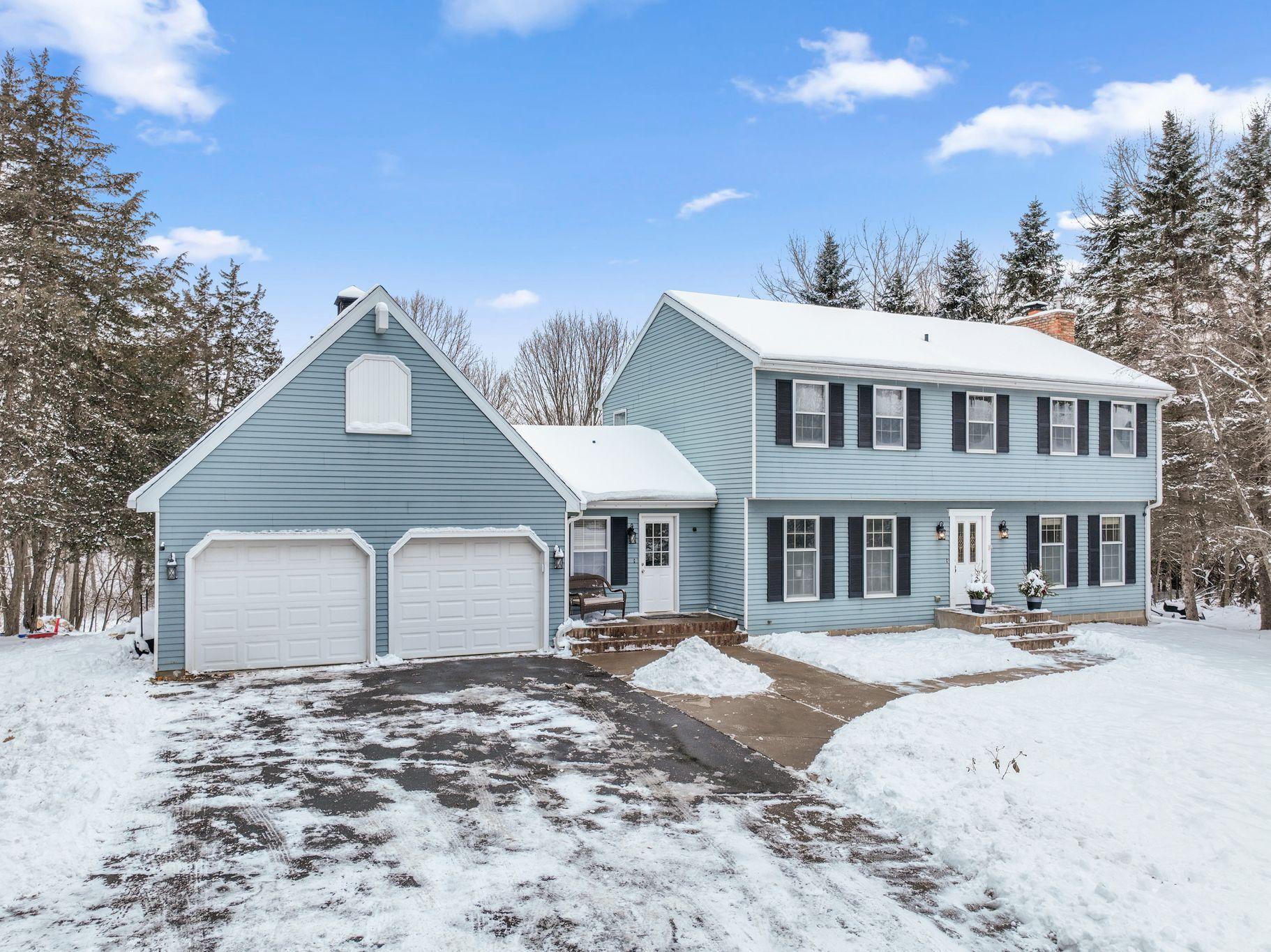 33214 Nueman Ct, Lindstrom, MN 55045 - MLS 6822798 - Coldwell Banker