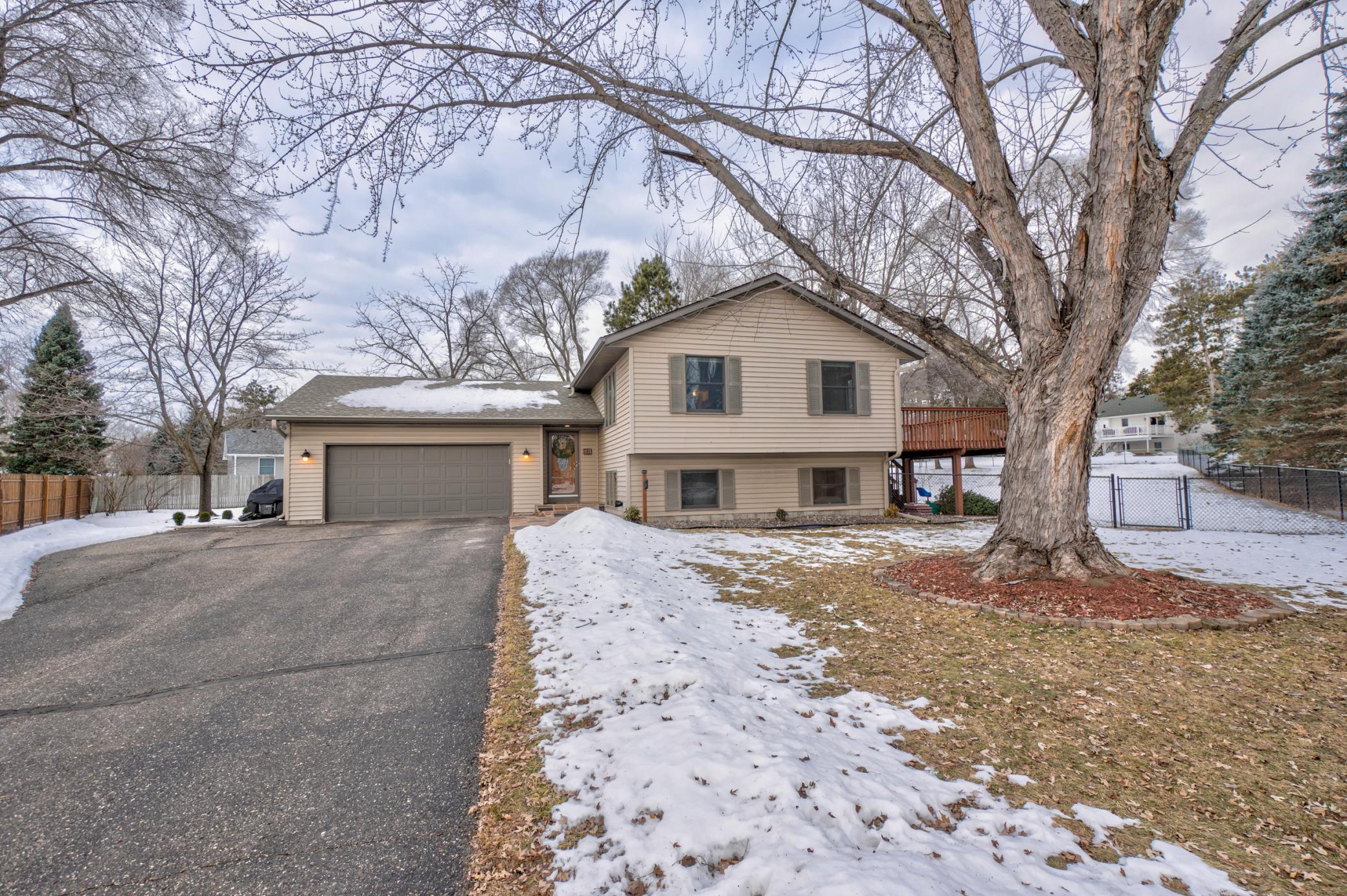 811 Fox Tree Ln N, Hudson, WI 54016 - MLS 6825311 - Coldwell Banker