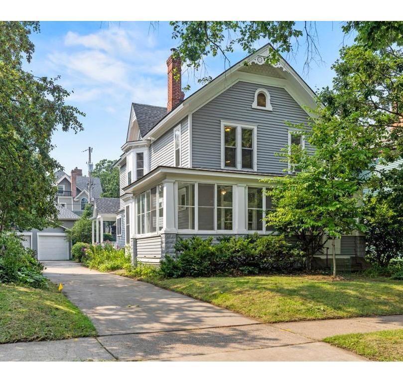 520 Holly Ave, Saint Paul, MN 55102 - MLS 7029090 - Coldwell Banker