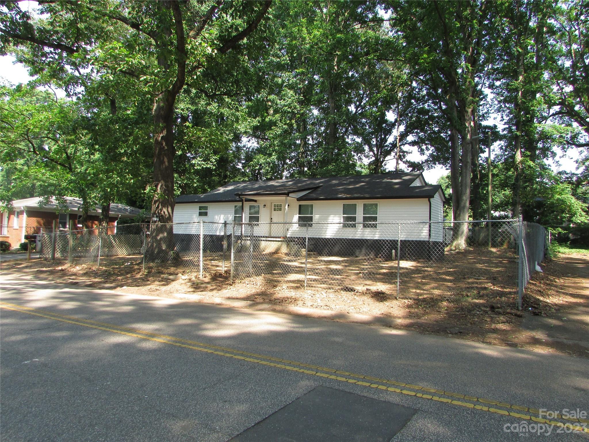 2631 Kenhill Dr, Charlotte, NC 28208 - MLS 4027613 - Coldwell Banker