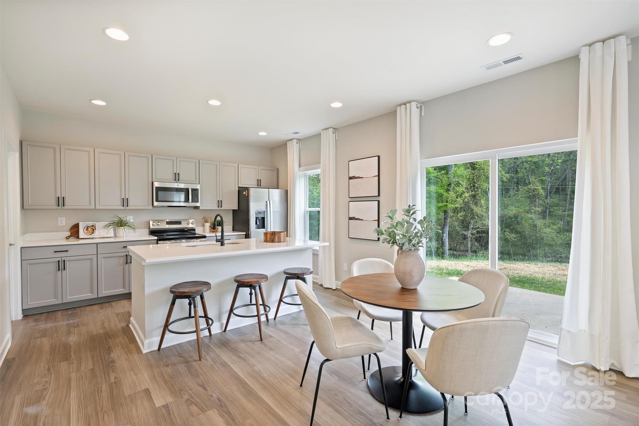 8021 Joy Xing Ln, Charlotte, NC 28214 - MLS 4195514 - Coldwell Banker