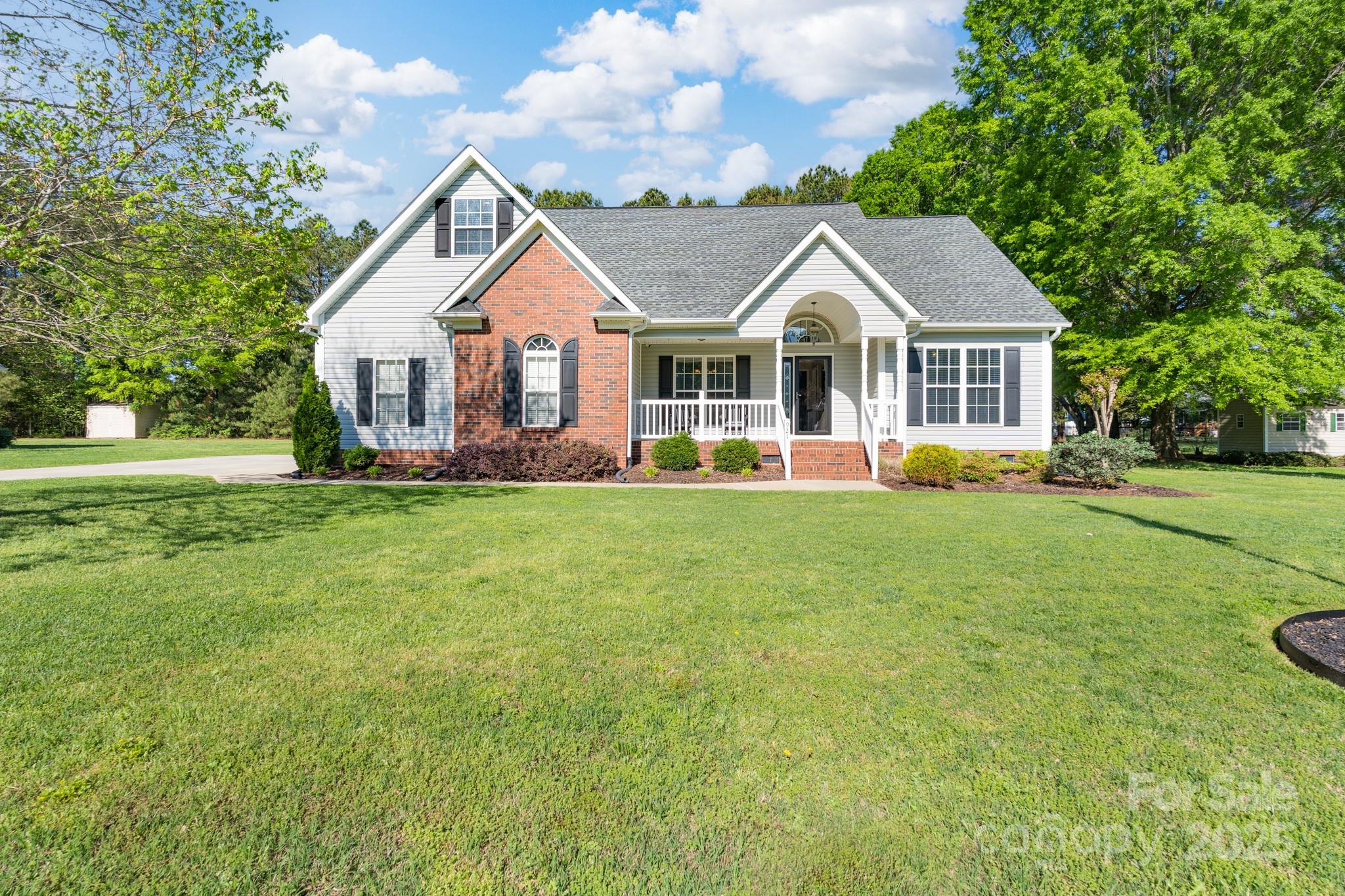 921 Snow Prince Ln, York, SC 29745 - MLS 4244172 - Coldwell Banker