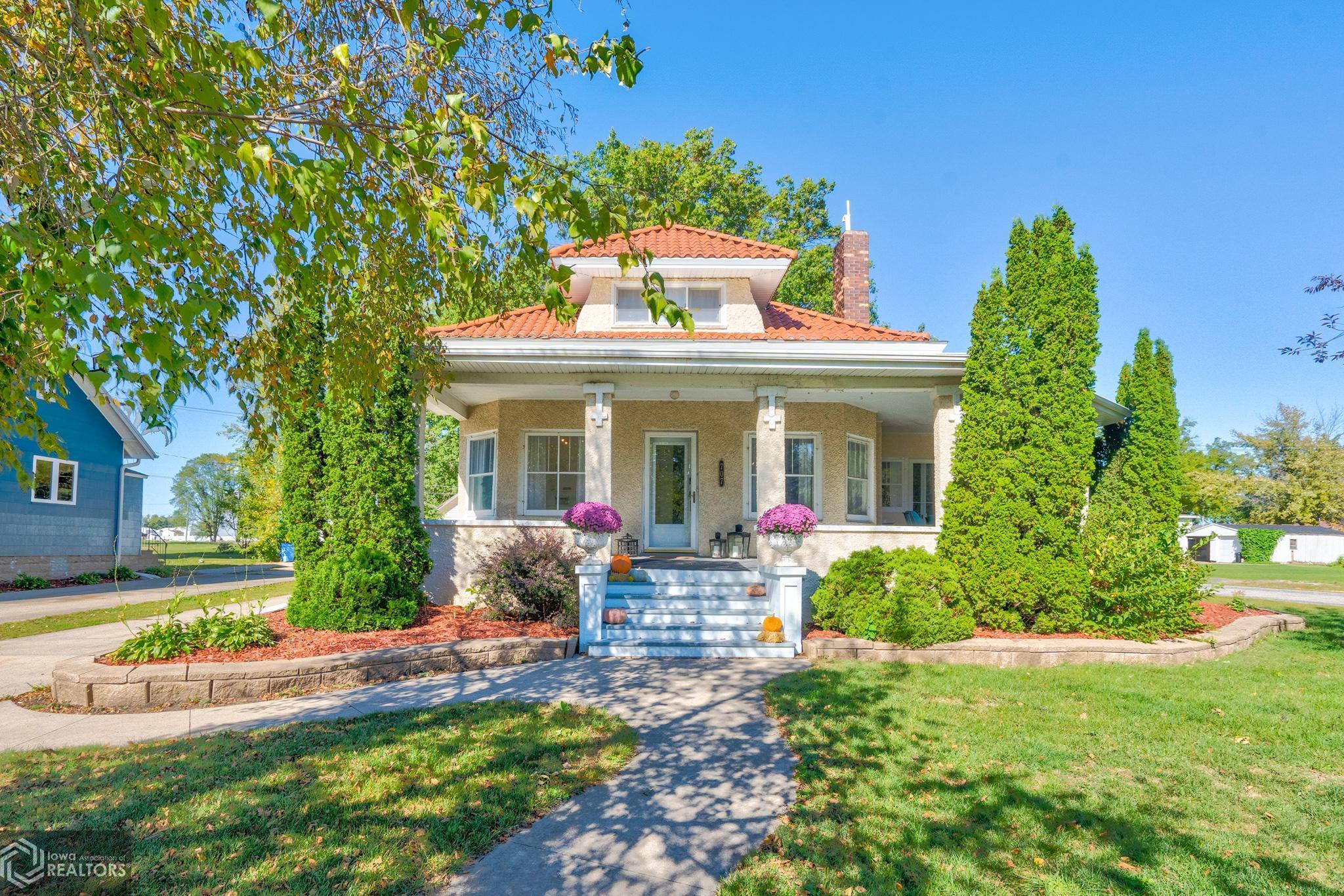 707 E Main St, Montezuma, IA 50171 - MLS 6115450 - Coldwell Banker