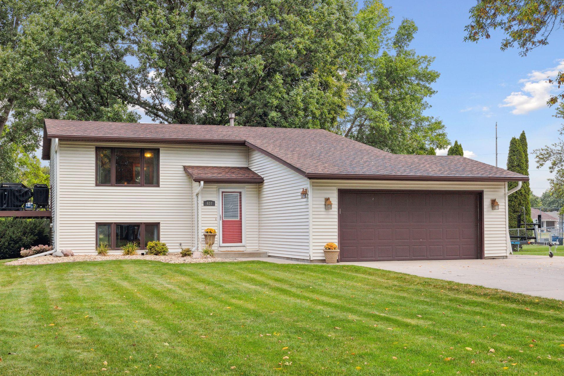 637 Schilling Cir NW, Forest Lake, MN 55025 - MLS 6377805 - Coldwell Banker