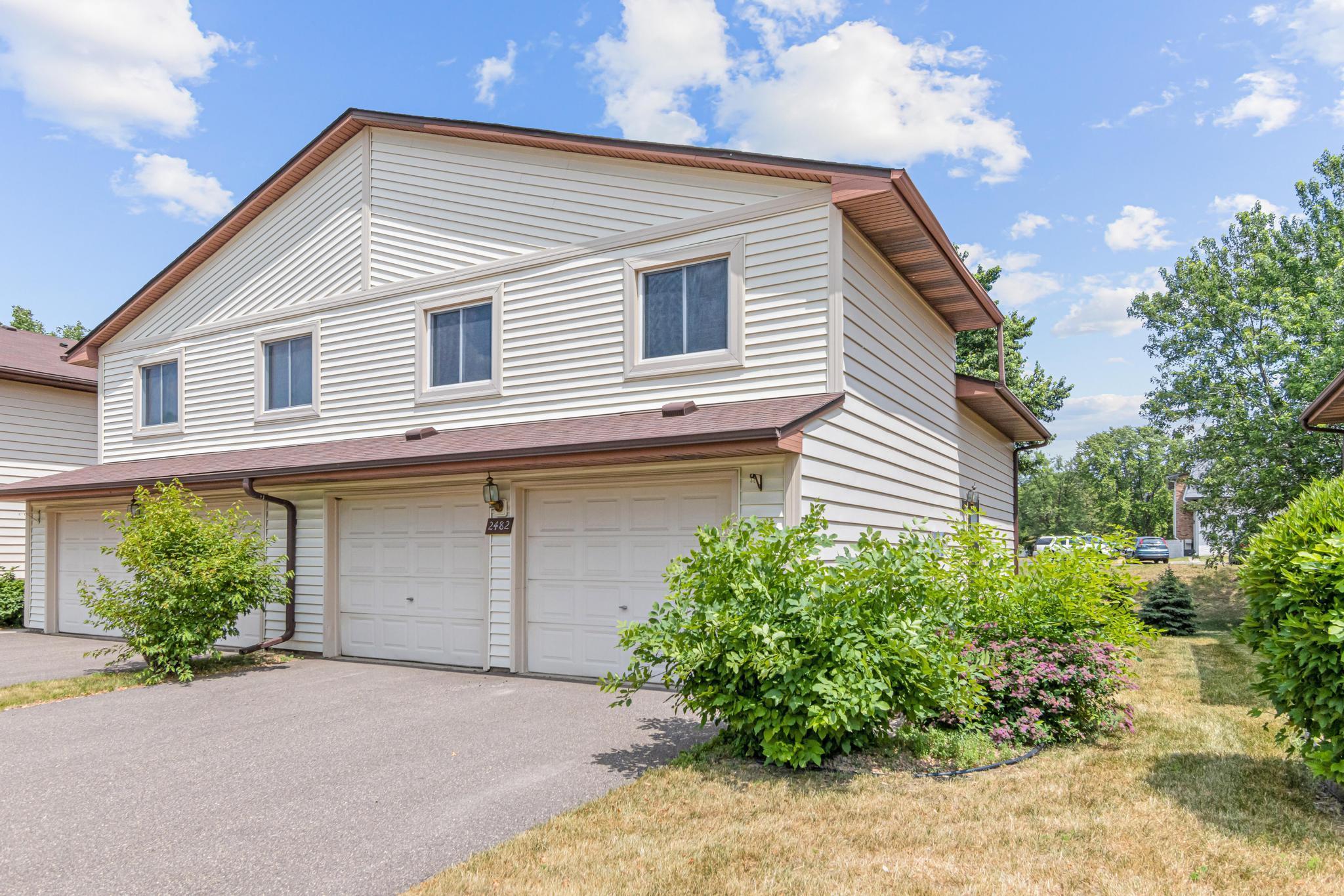 2482 Woodbridge St, Roseville, MN 55113 - MLS 6386002 - Coldwell Banker