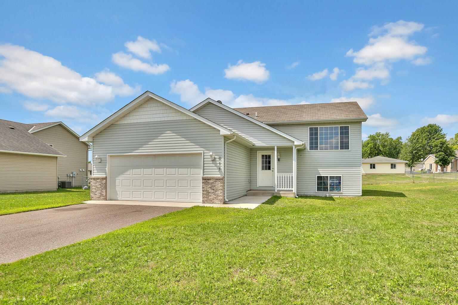 611 Jewell St, Mora, MN 55051 - MLS 6408627 - Coldwell Banker