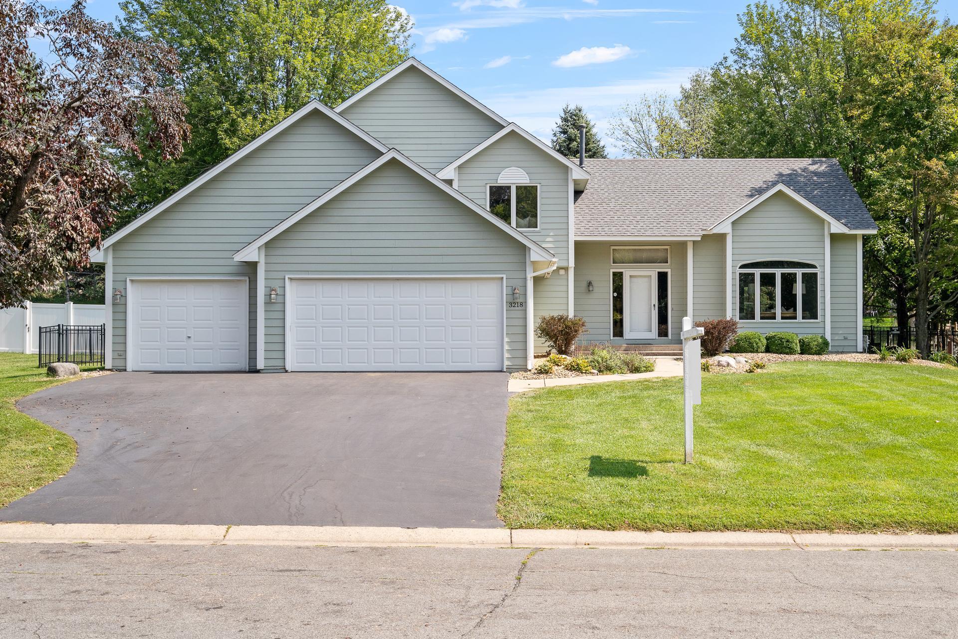 3218 Rolling Hills Dr, Eagan, MN 55121 - MLS 6433573 - Coldwell Banker